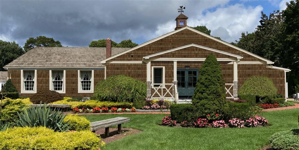 East Wind Caterers Inn & Spa