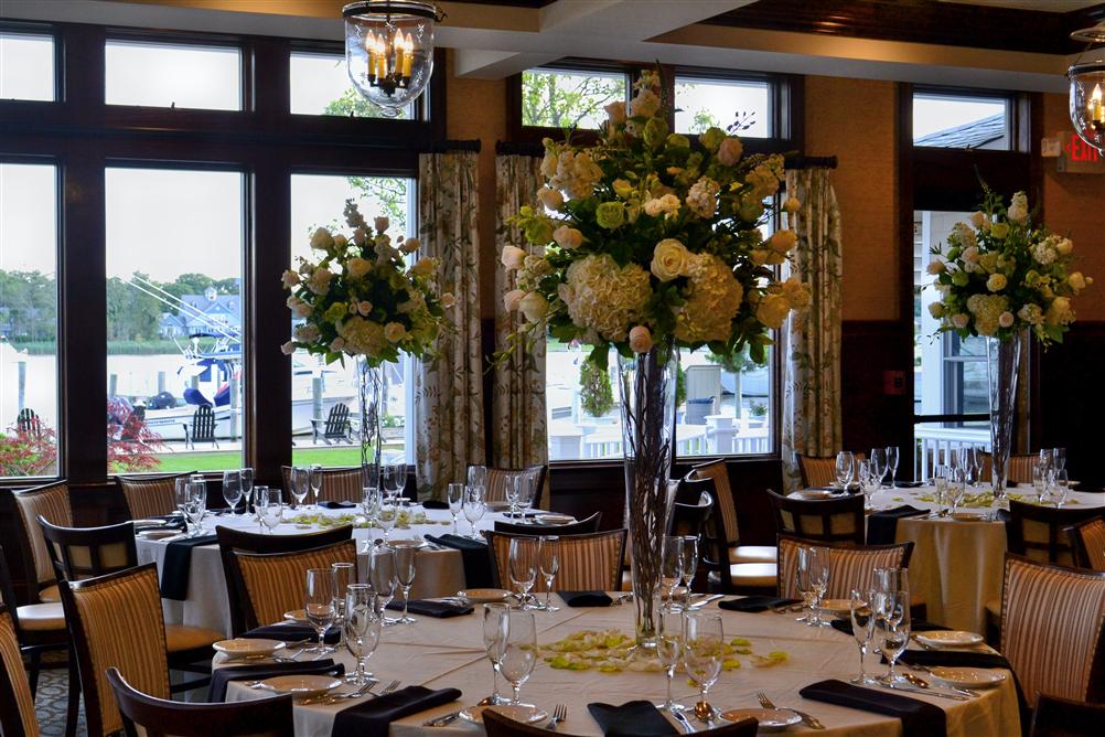 The Snapper Inn Waterfront Restaurant - Oakdale, NY